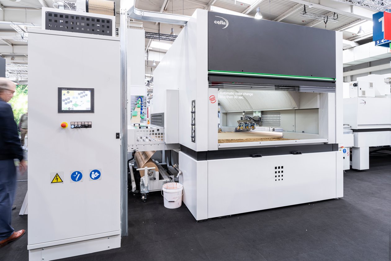 Two Arms Automatic Oscillating Spray Machine | Cefla Finishing